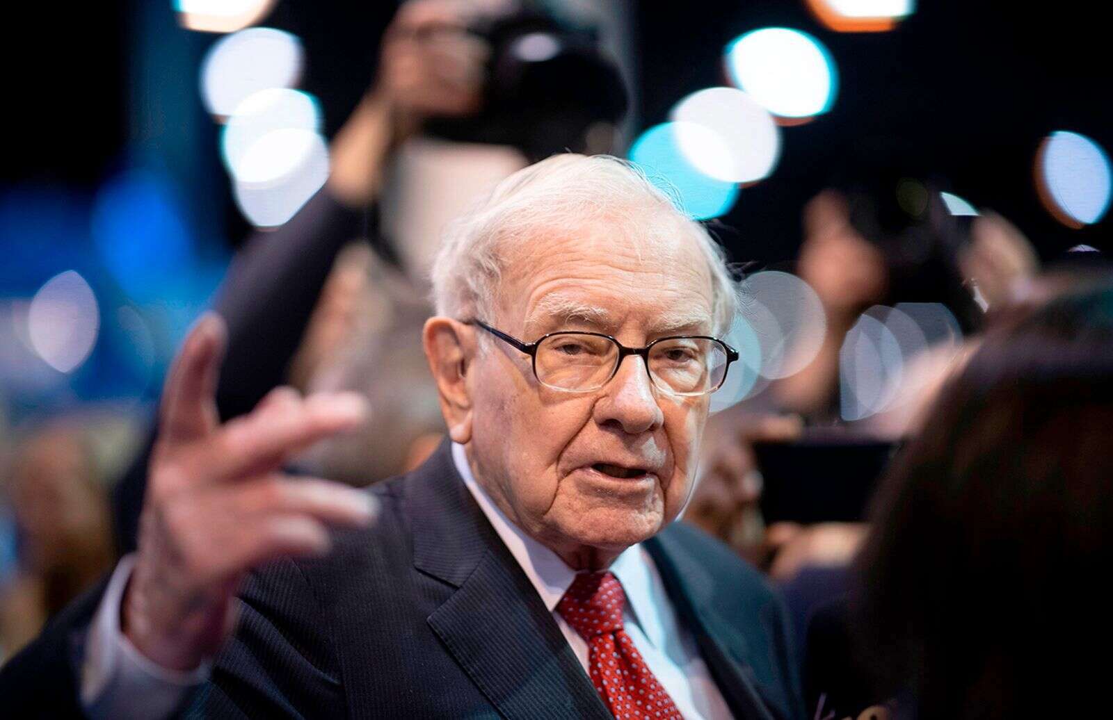 End of an era: Warren Buffett to step down from Berkshire Hathaway ...