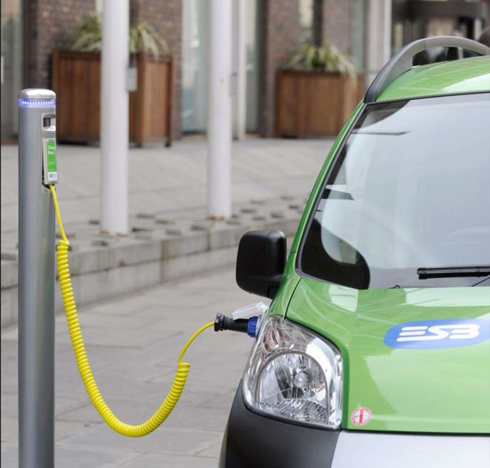 Rapid electric vehicle chargers to be installed every 60km on Irish ...