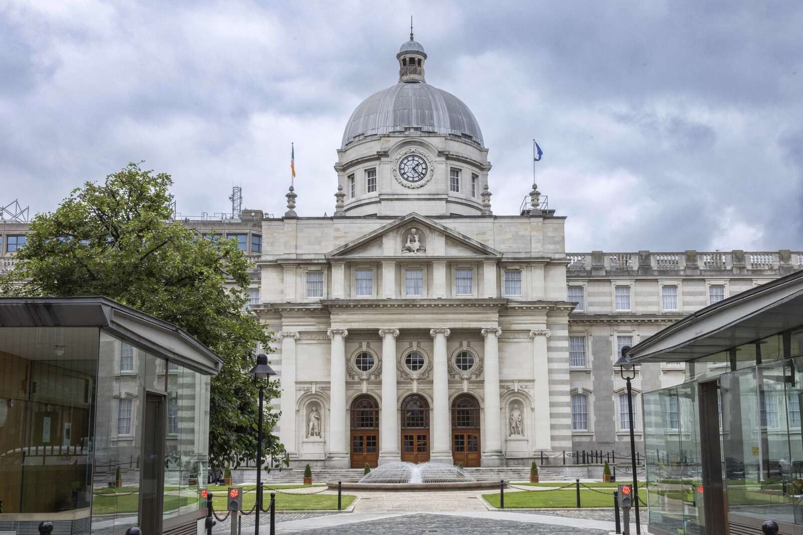 Business supports: Coalition plans tax rebate but rules out new Vat cut ...