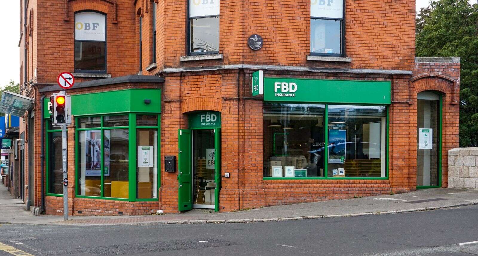 Shares in FBD Insurance rise after it approves €36m special dividend ...