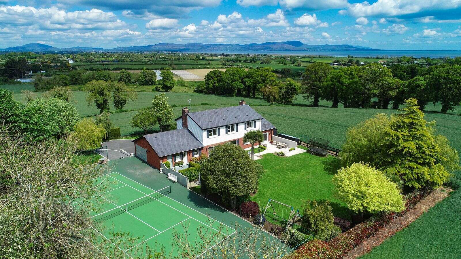 Spacious Louth home combines modernity with natural wonder | Business Post