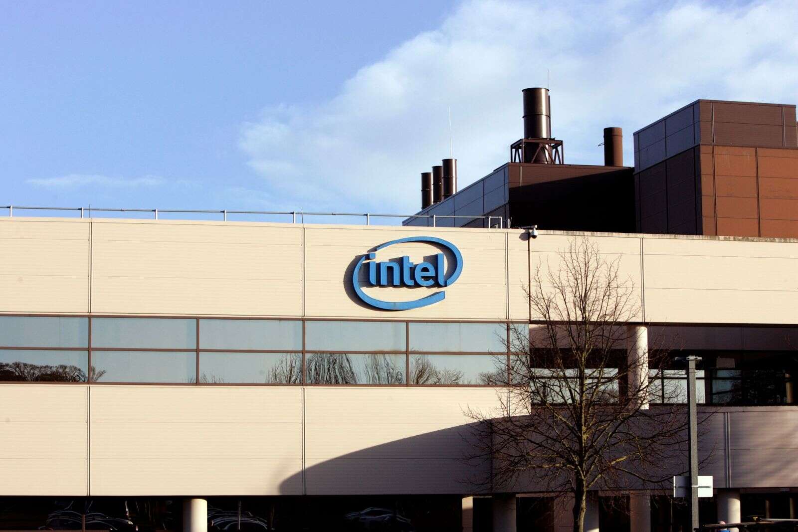 Intel’s Irish staff briefed on cost-cutting plans as company confirms ...