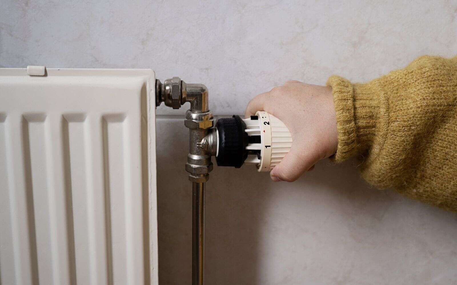 Poll finds that 80 per cent plan to keep heating off at times even in ...