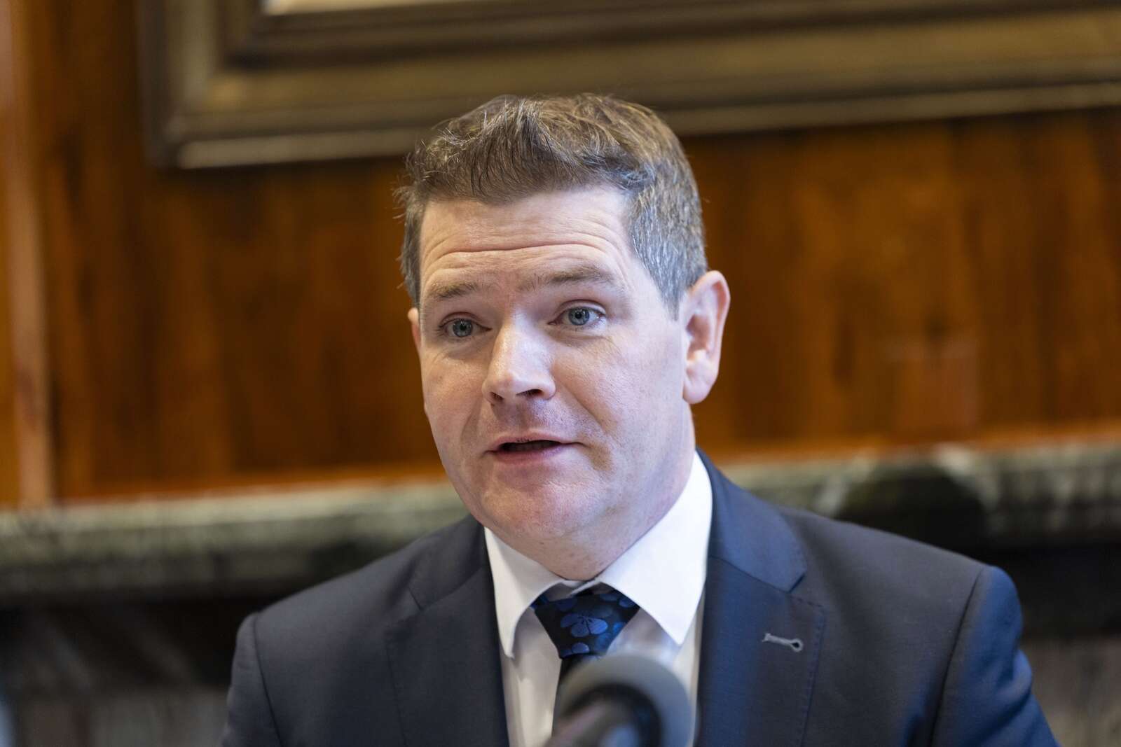 Cabinet briefing: Burke to set performance targets for tourism sector ...