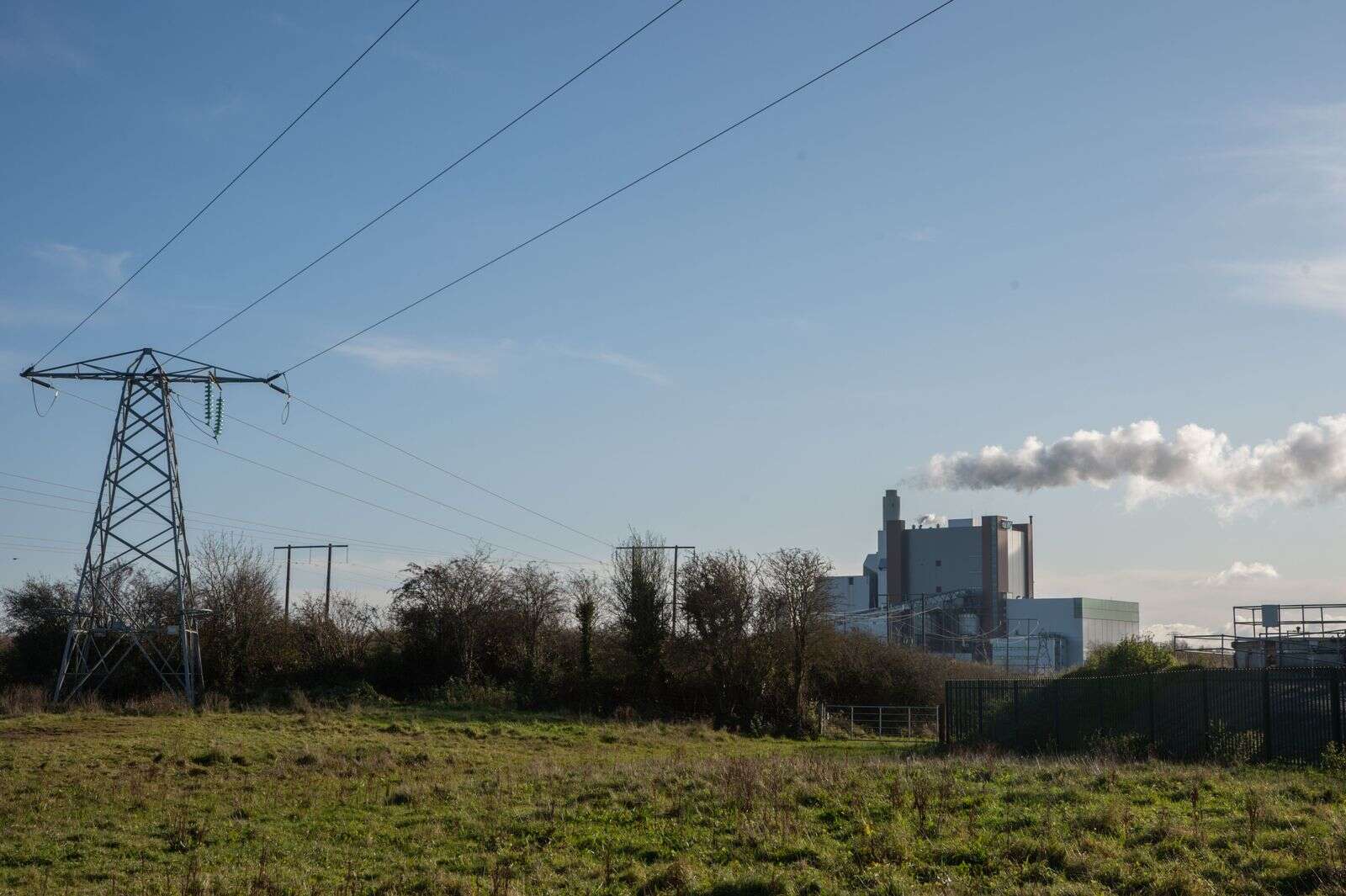 Electric Ireland cut gas prices by 4% for customers, electricity prices ...
