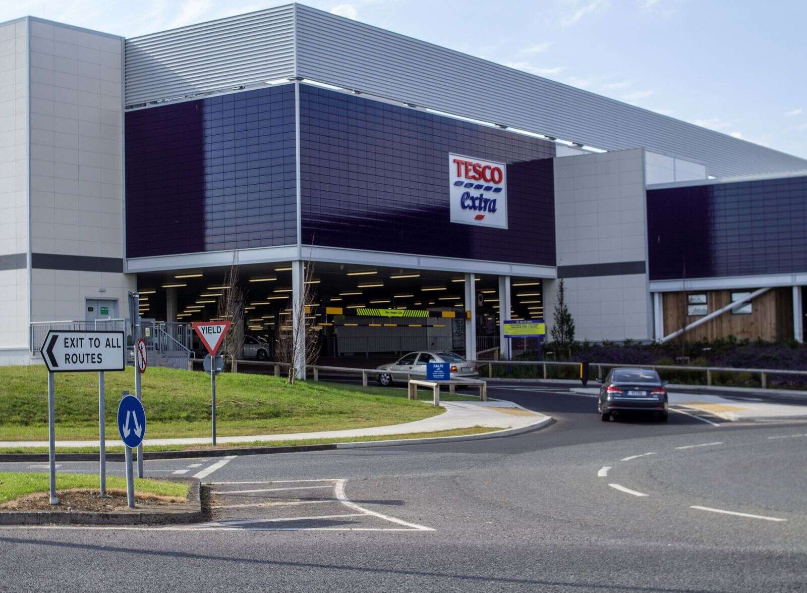 Tesco drops cameras in self-service checkouts | Business Post
