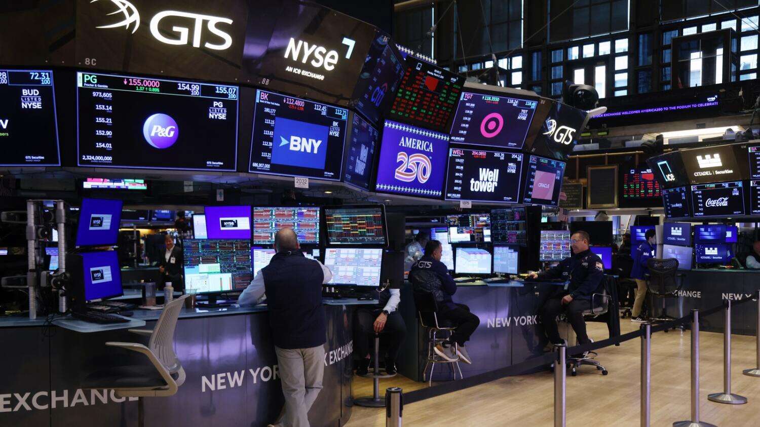 Tech sell-off returns while oil drops below $90 | Business Post