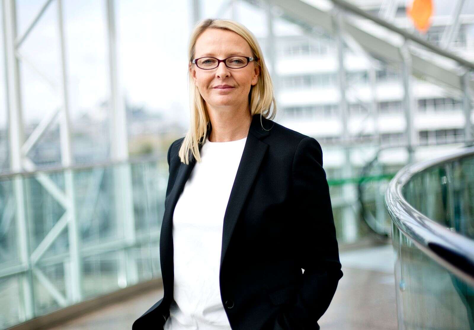 Microsoft plots subsea cables to link Ireland to Britain through Wales ...