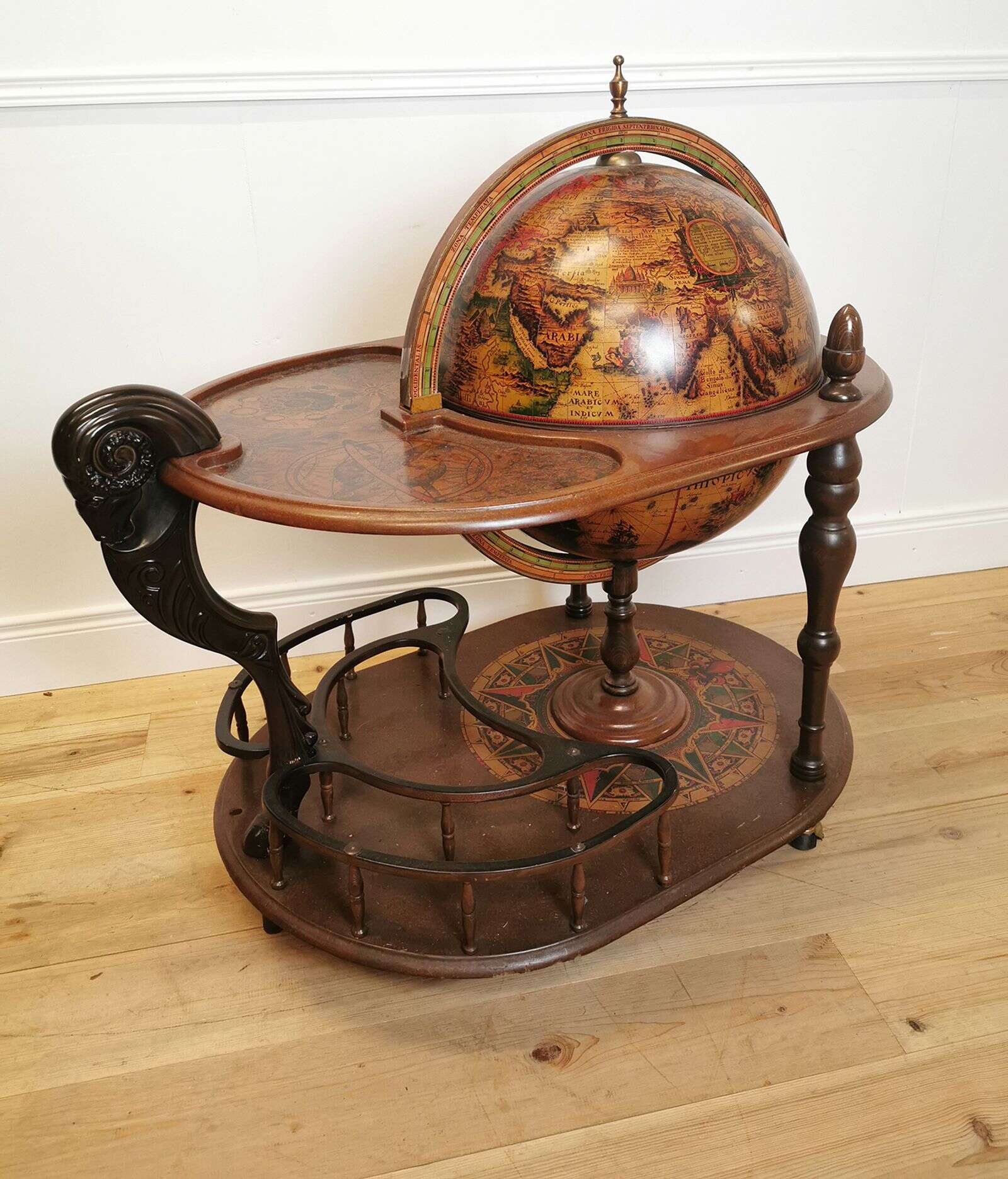 Fine Arts: Find a global perspective at Victor Mee’s sale | Business Post