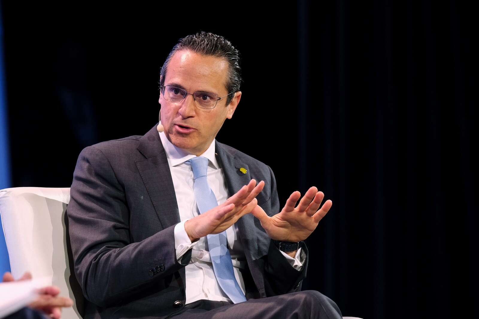 Shell studies merits of ‘mega-merger’ with BP as rival’s stock slumps ...