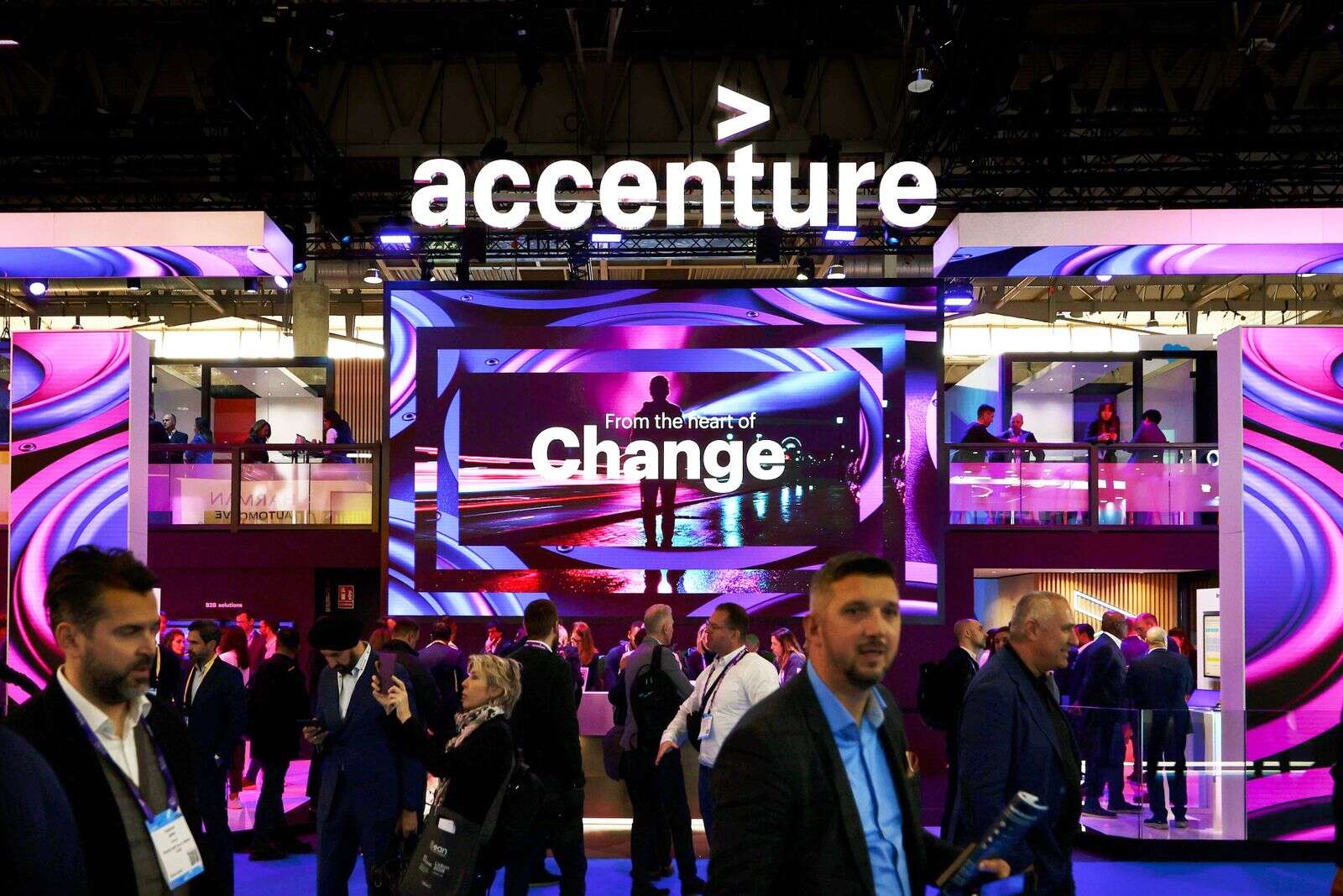 Accenture offers ‘financial aid’ to foreign staff in plan to cut 400 ...