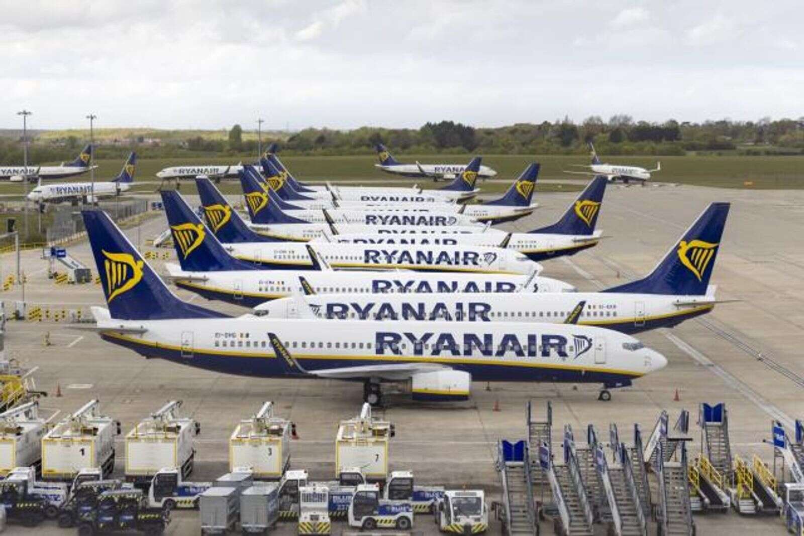 Boeing closes in on massive Ryanair deal for 737 Max aircraft ...