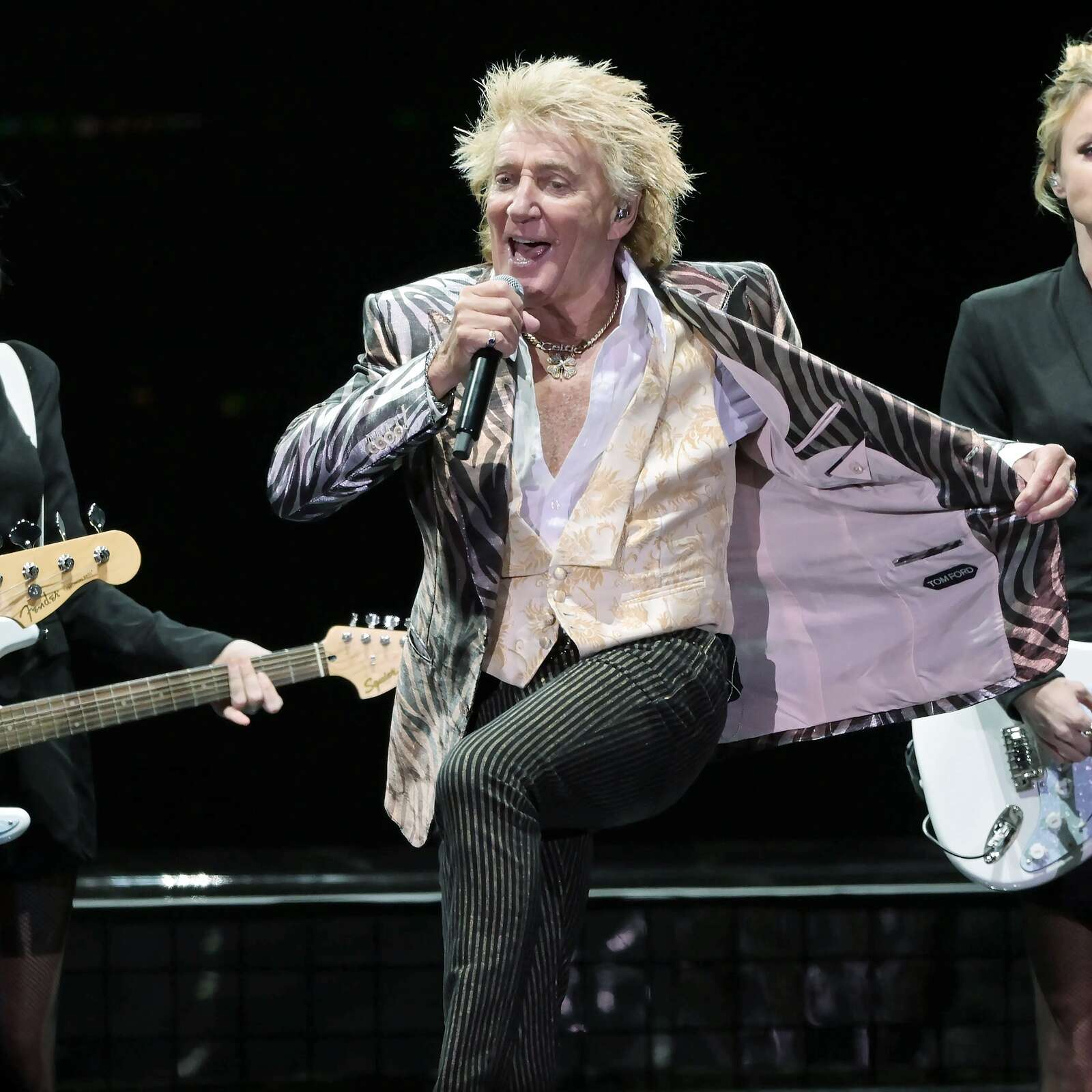 Gig of the Week: Rod Stewart wraps his audience in a blanket of ...