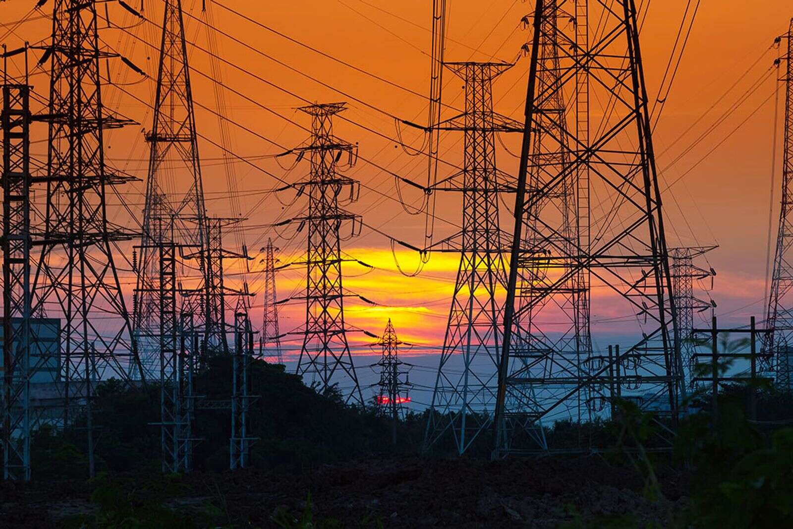 New report says national grid at highest risk of blackouts for years ...