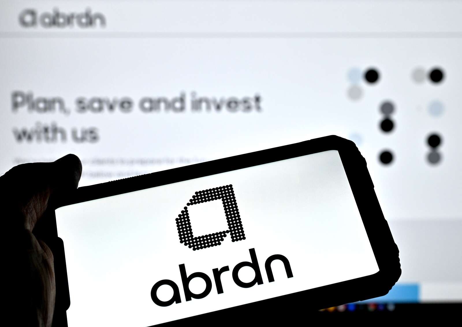 Clients pull more than €16 billion from Abrdn amid job cuts | Business Post