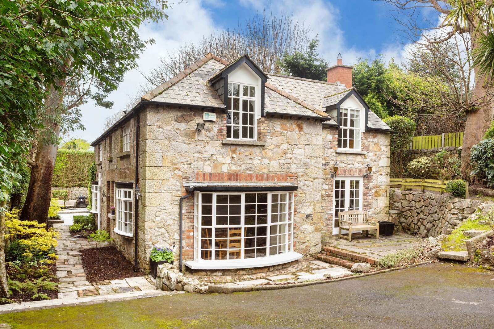 House of the Week: Scandi-style coach house conversion in Killiney for ...