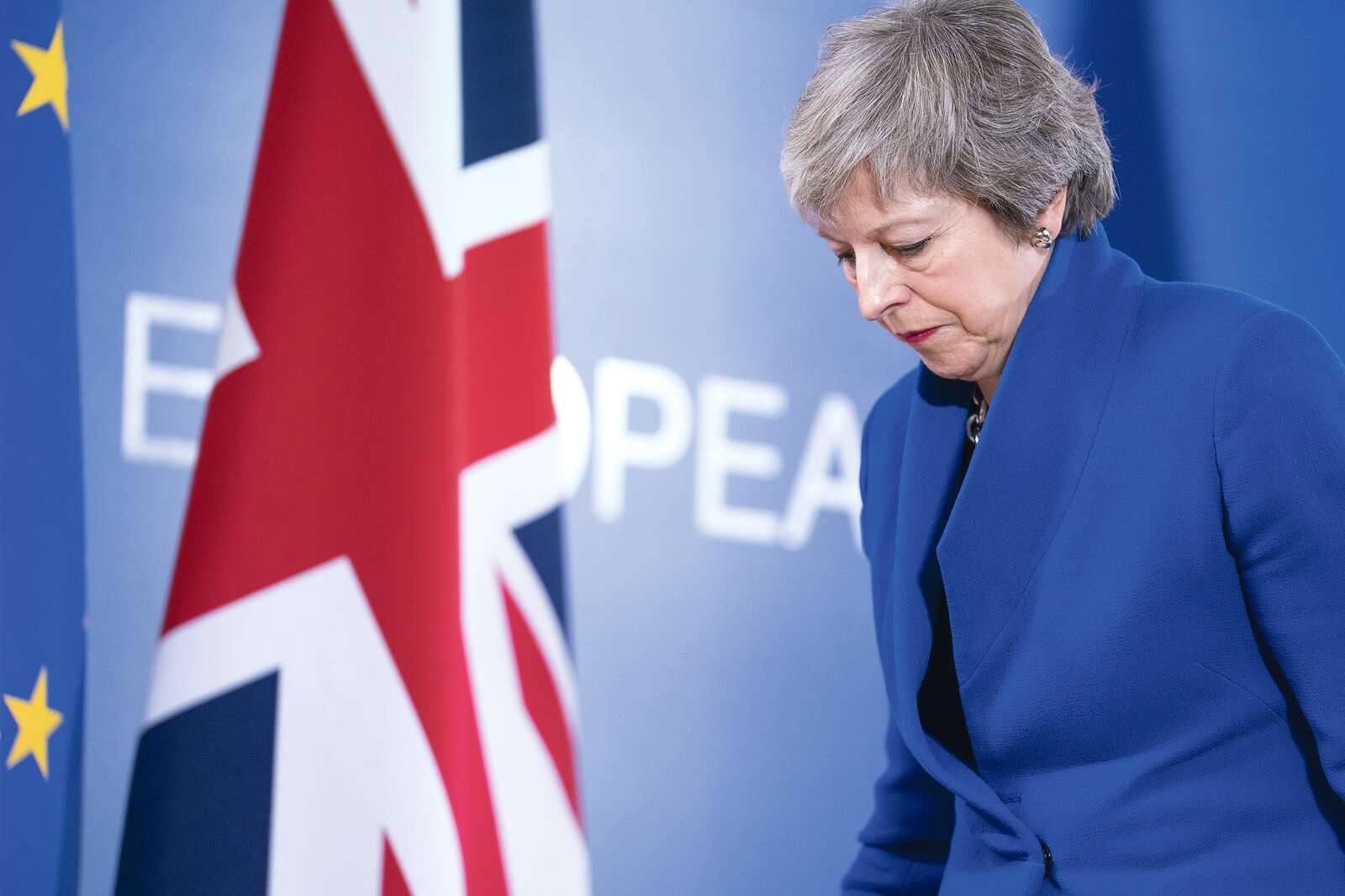 Book Review: Tim Shipman’s No Way Out homes in on the tortuous Brexit ...