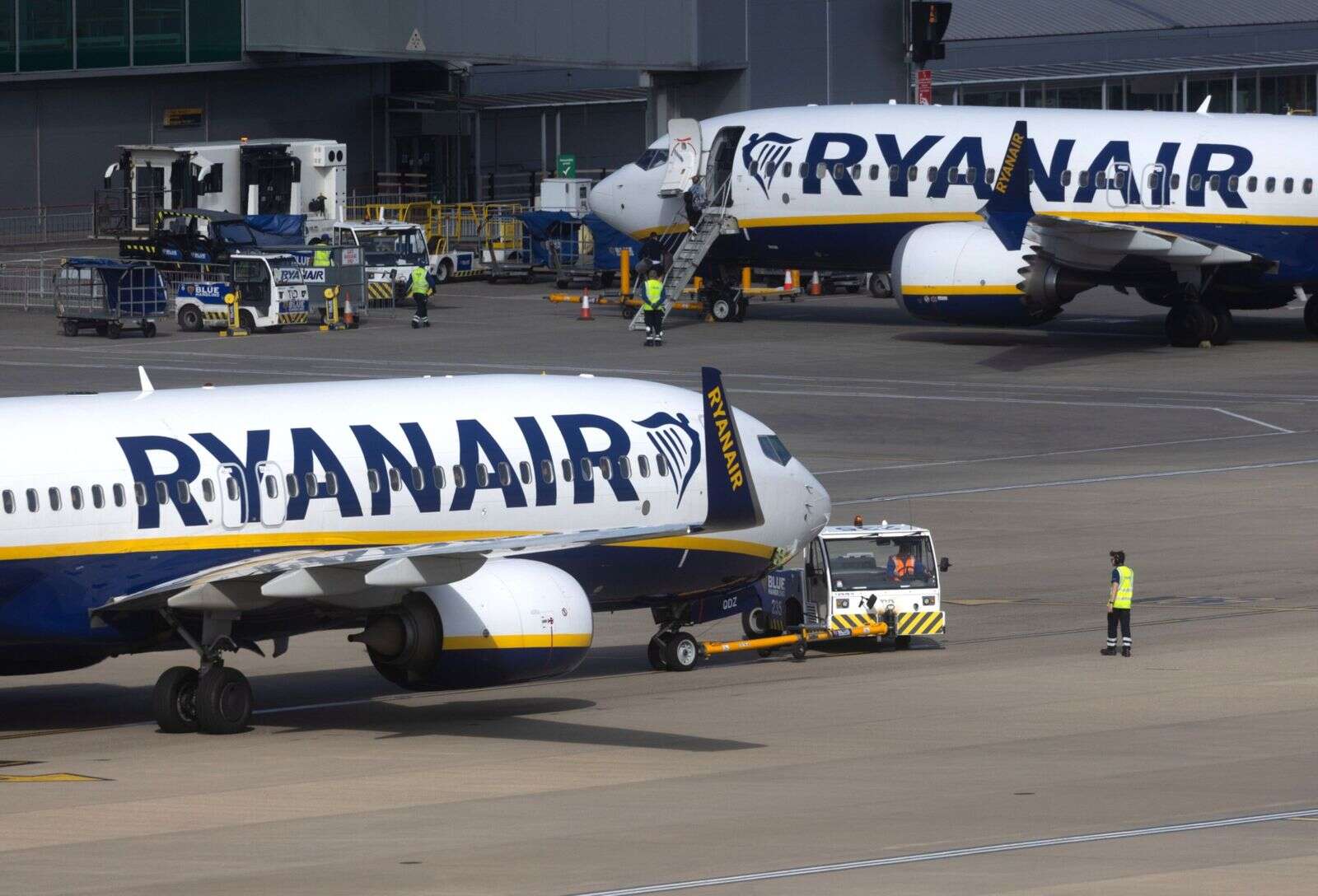 Ryanair to partner with Italy’s Enilive in sustainable aviation fuel ...