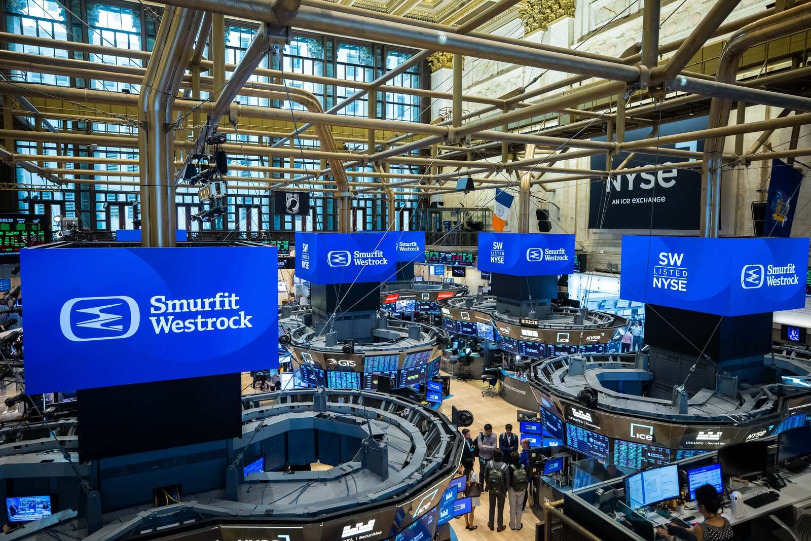 Smurfit Westrock reviews London listing as weather hits profits ...