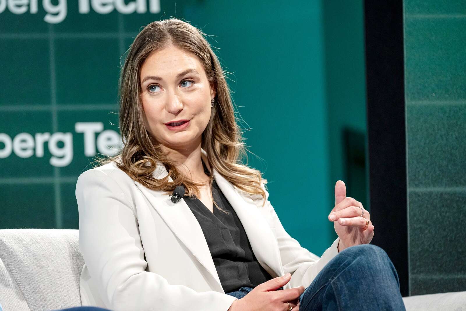 Anthropic rolls out new version of its flagship AI model Claude ...