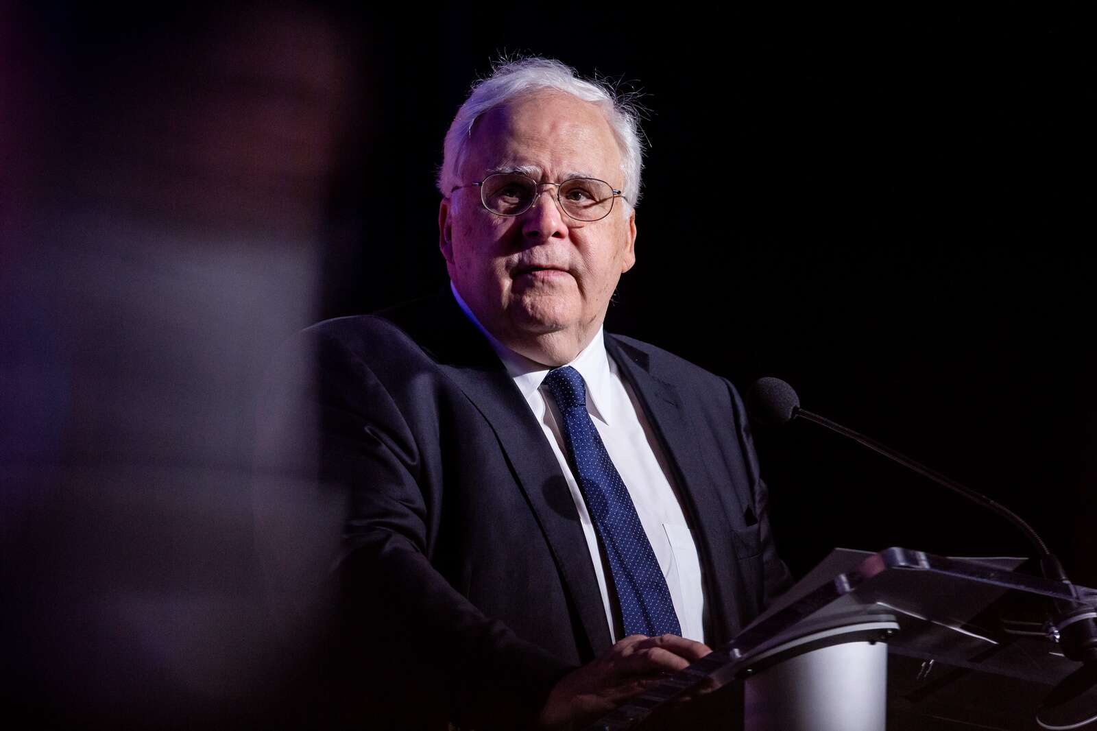 FedEx founder Fred Smith, who transformed global package delivery ...