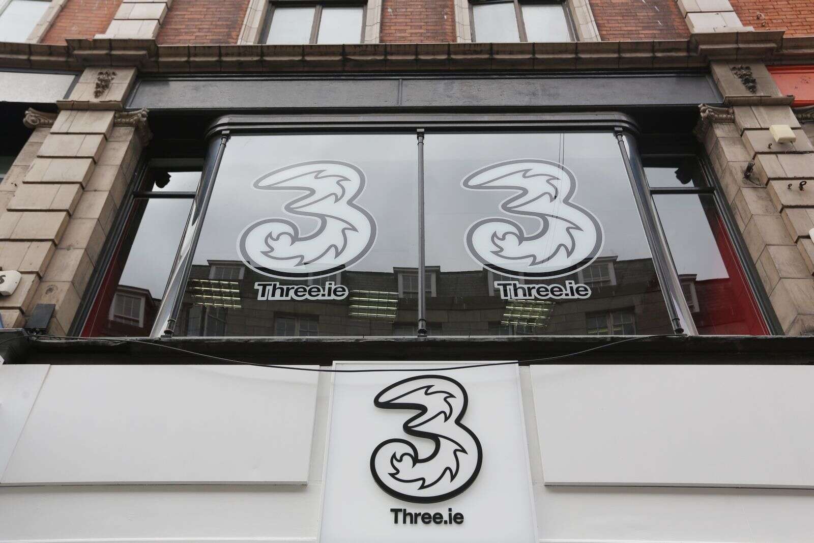 Three Ireland becomes latest company to embrace the living wage ...