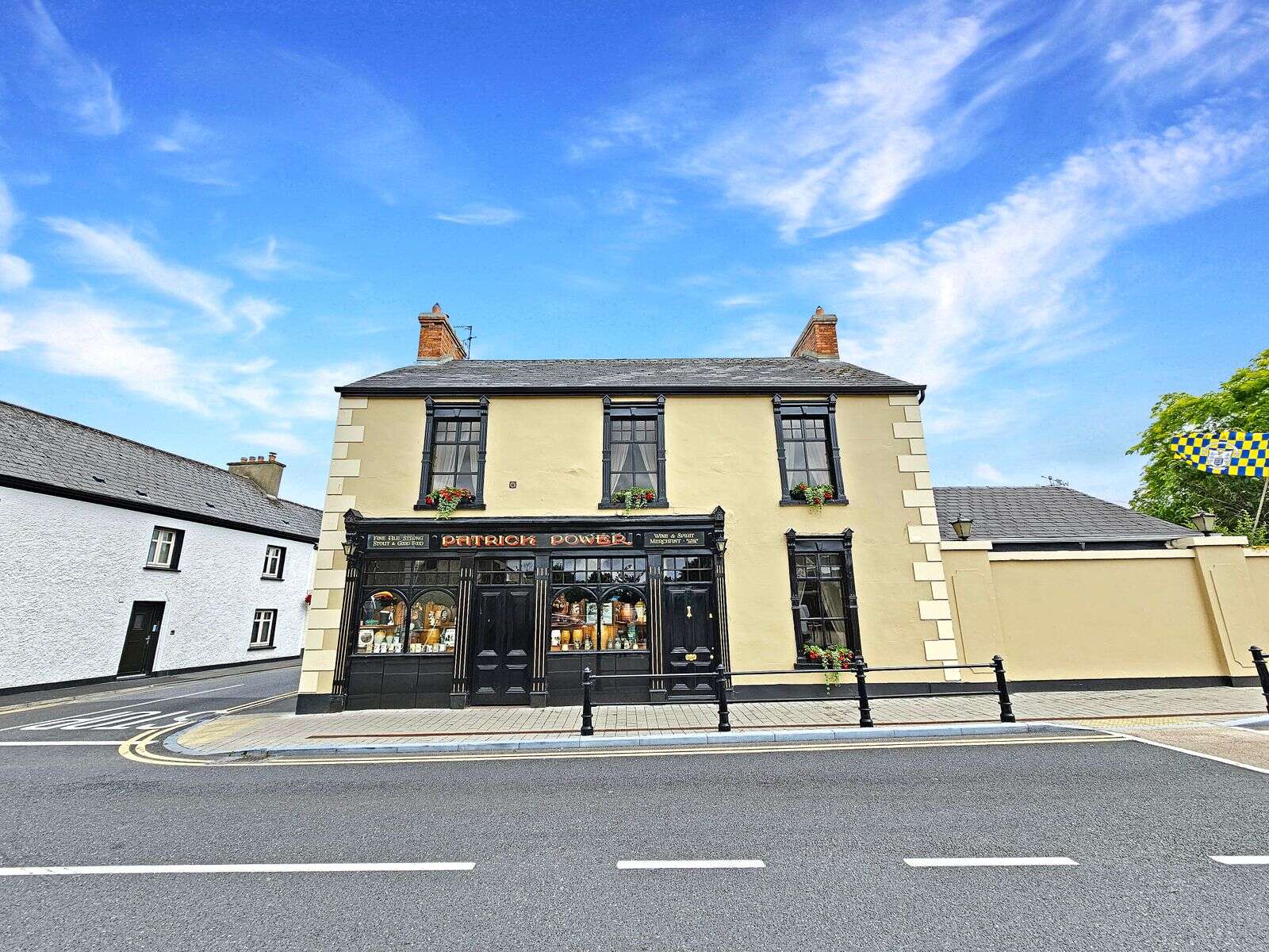 Landmark Clare pub comes up for sale for first time in 150 years ...