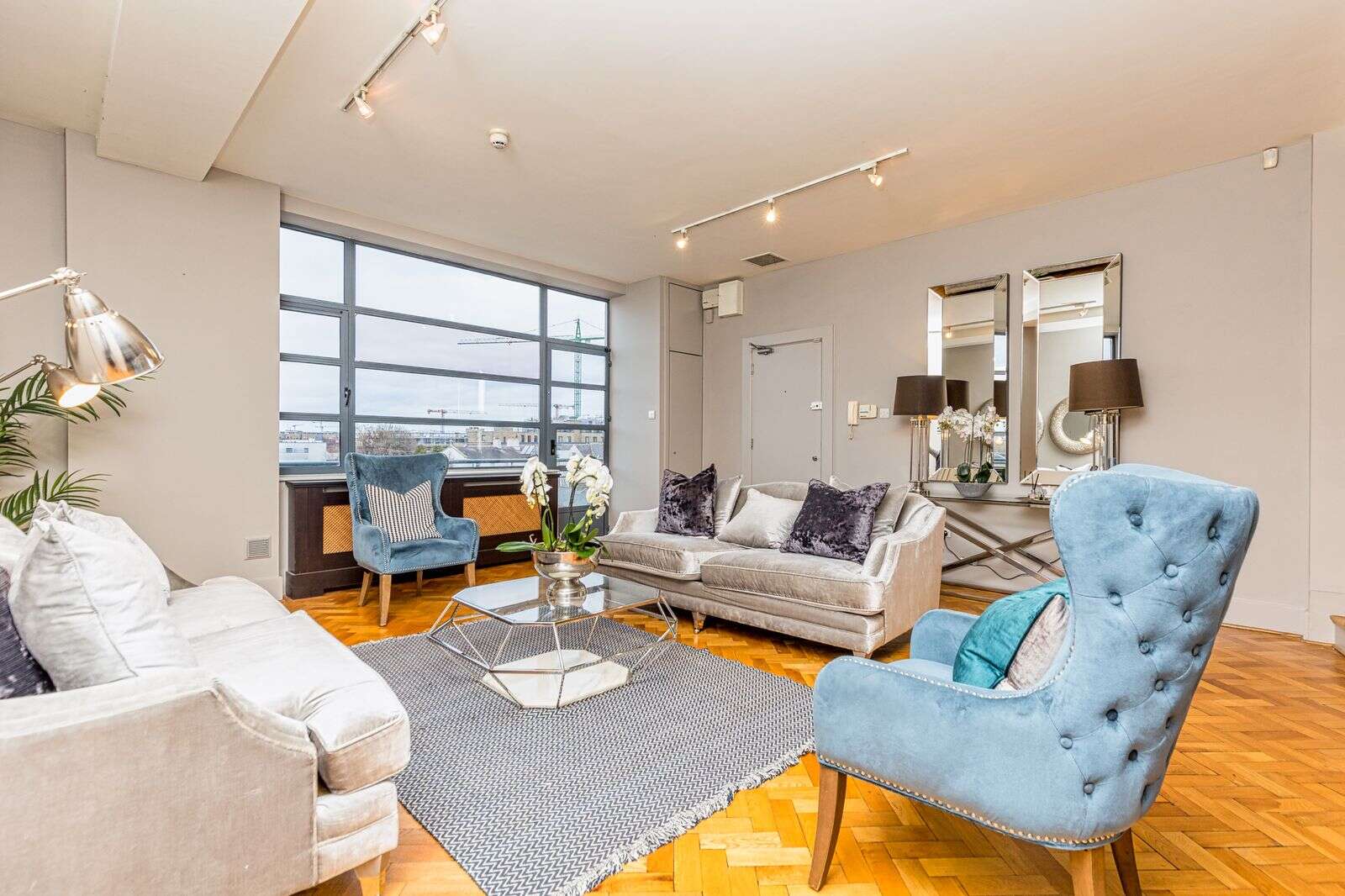 House of the Week: Studio space in D8 will appeal to the upwardly ...