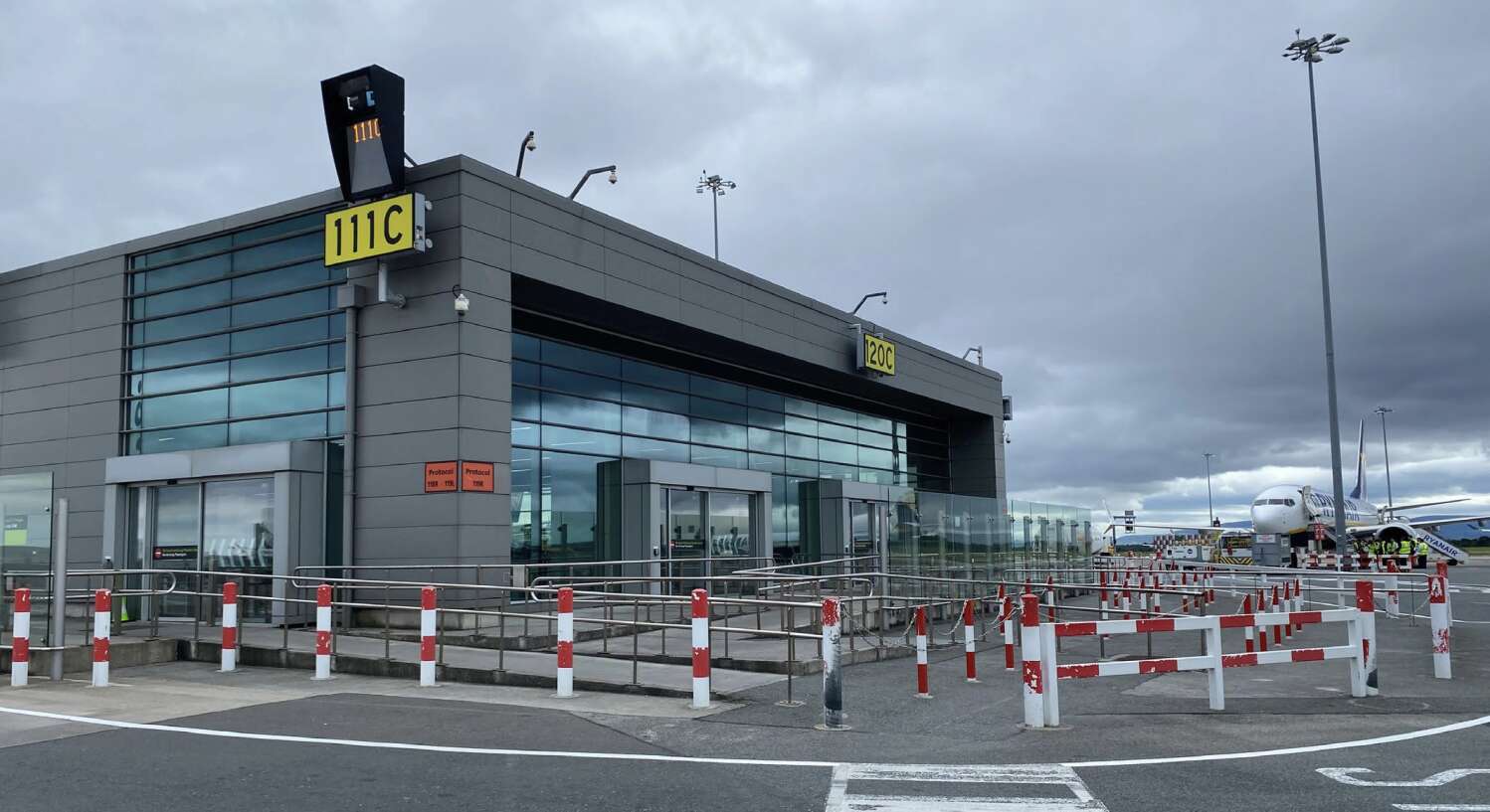 Dublin Airport seeking to expand terminal building due to ‘overcrowding ...