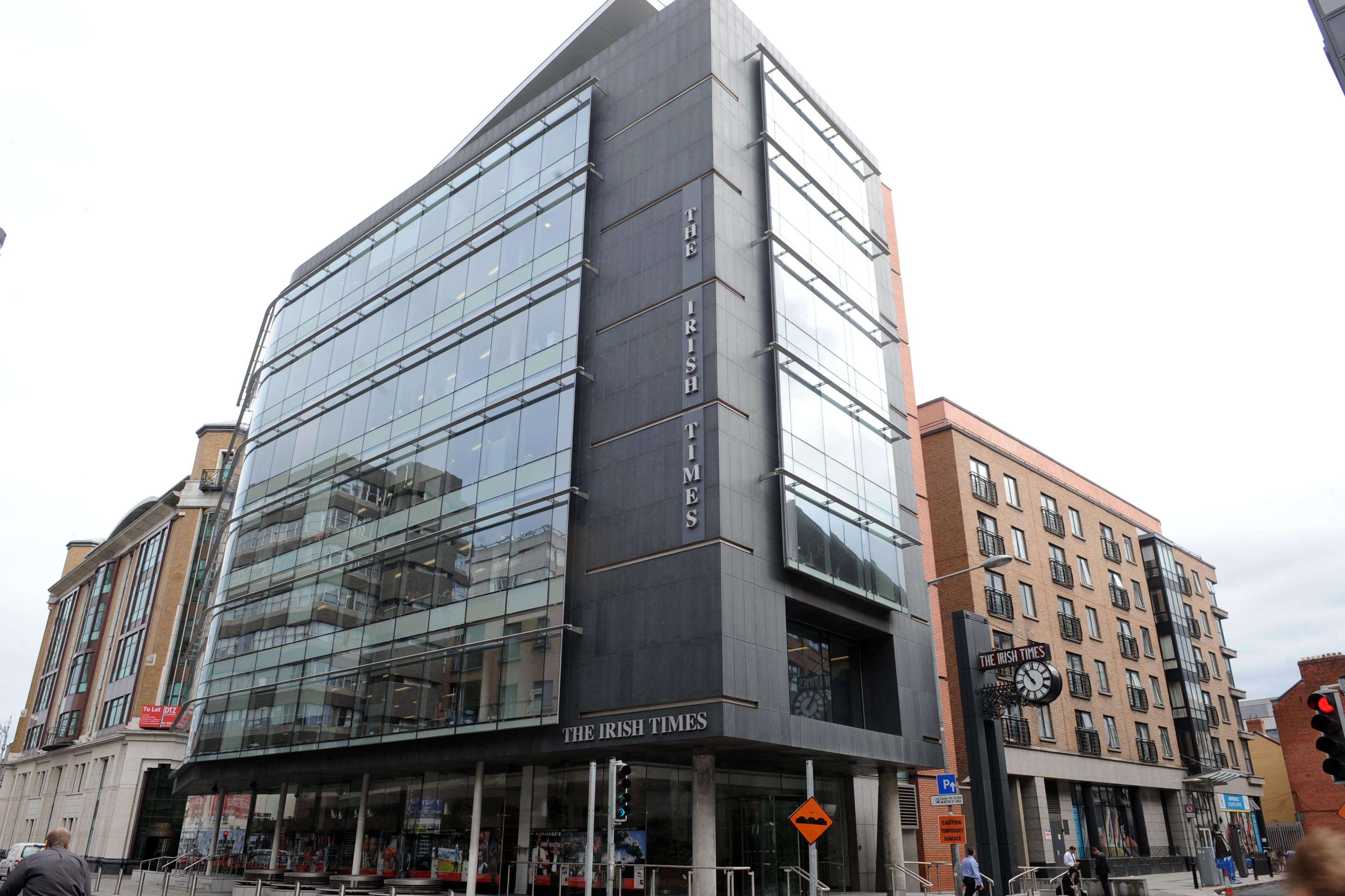 Irish Times says fake tan opinion piece at subject of AI claims ‘may ...