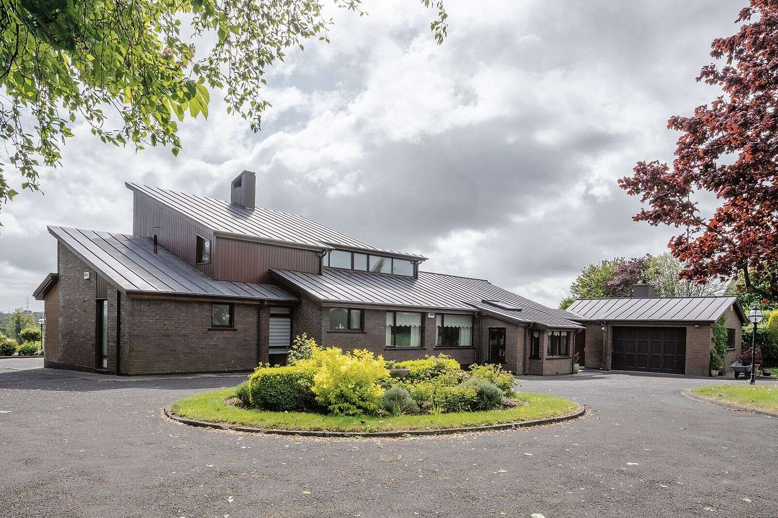 House of the Week: Substantial dormer bungalow with panoramic views of ...