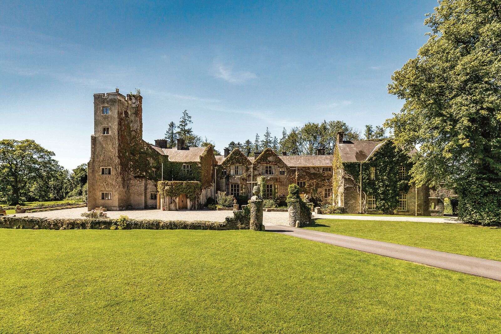 ‘Unique’ estate where history was written has four islands and an ...