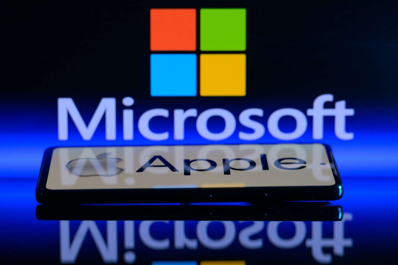 Charlie Taylor: Apple in no humour to let Microsoft take title of world’s largest tech firm ...
