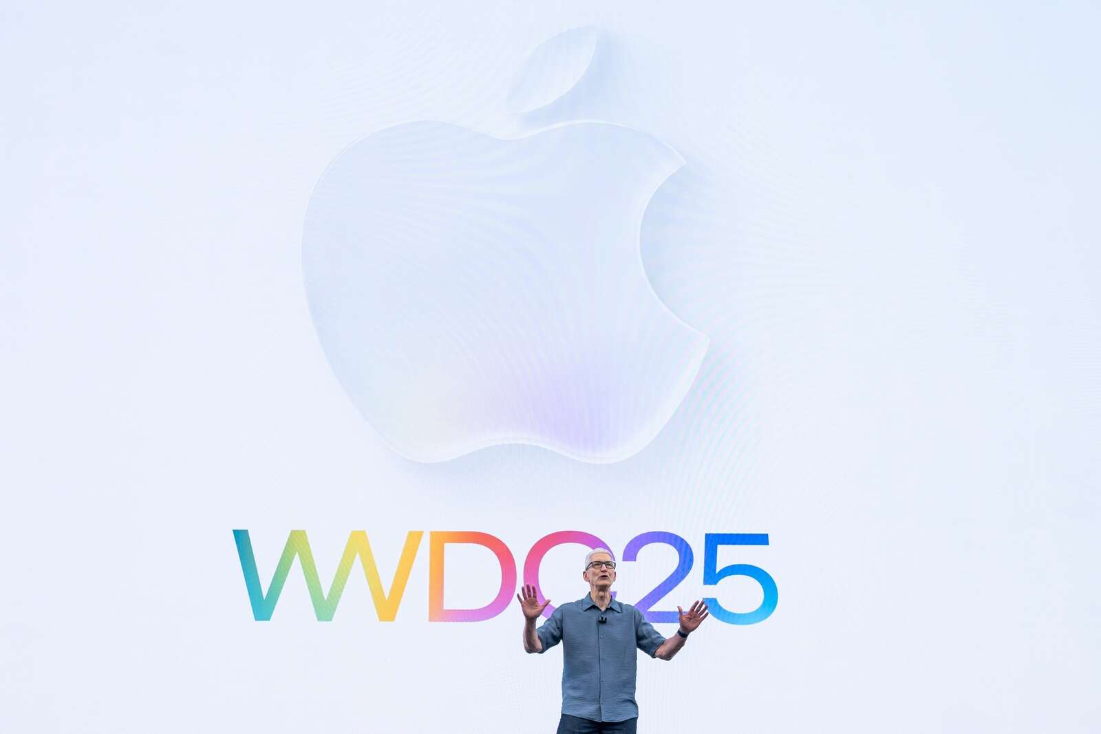 Apple unveils new Liquid Glass operating system | Business Post