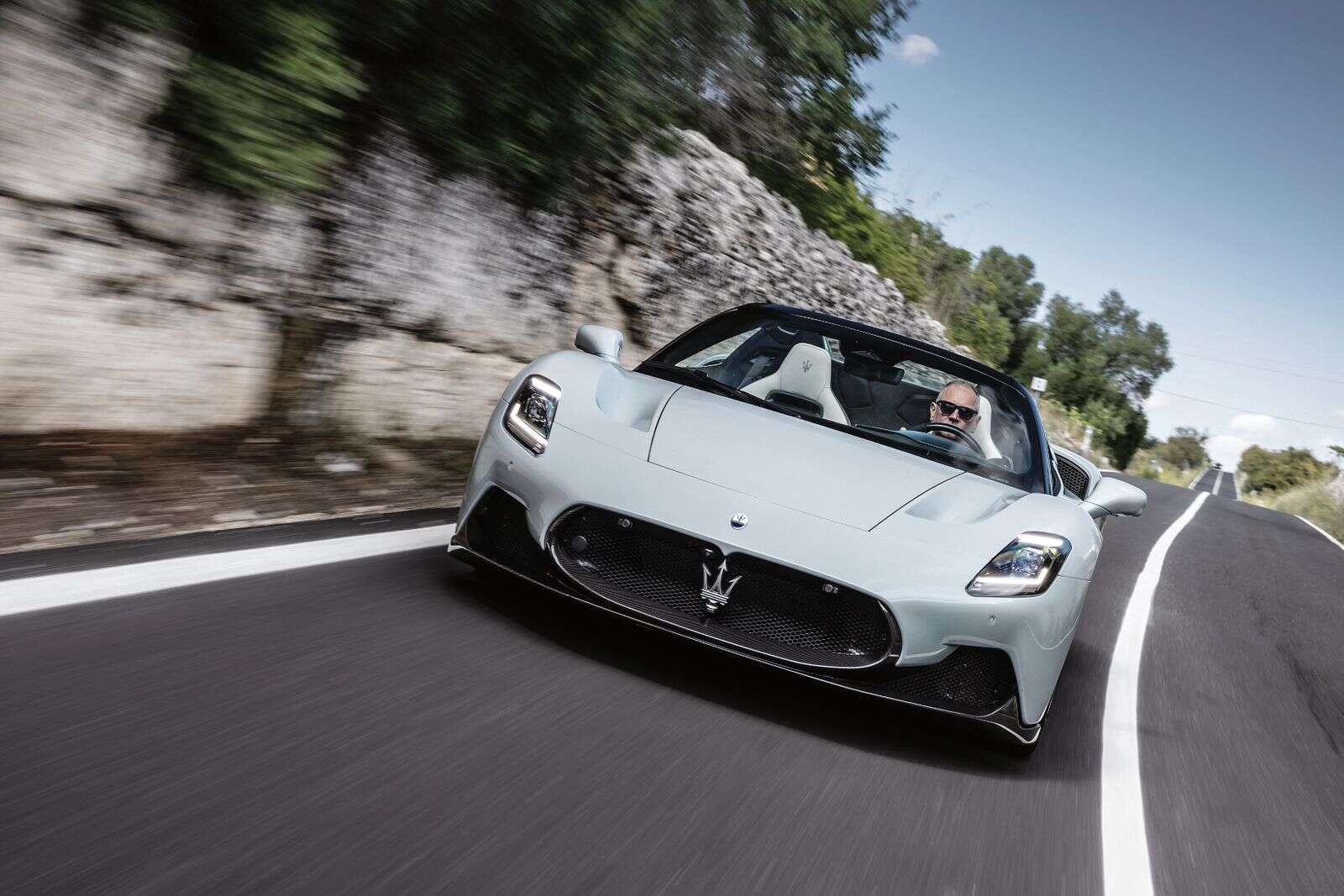 The sky’s the limit for Maserati’s drop-top MC20 Cielo supercar ...