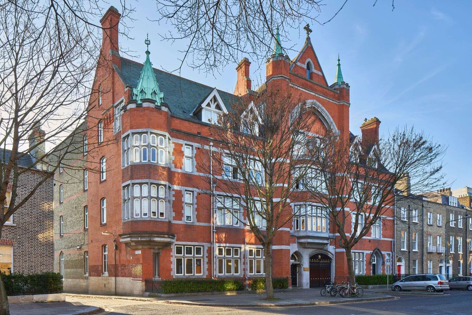 Hatch Hall comes back to market with planning for 60-bed hotel ...